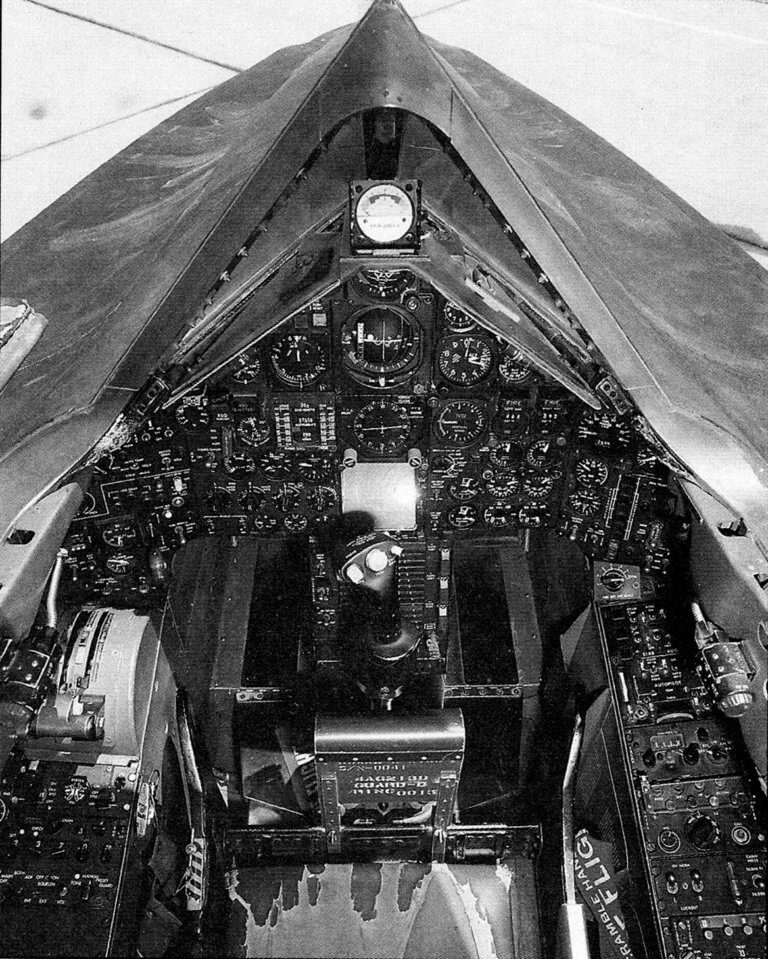 LOCKHEED SR-71 - Flight Manuals