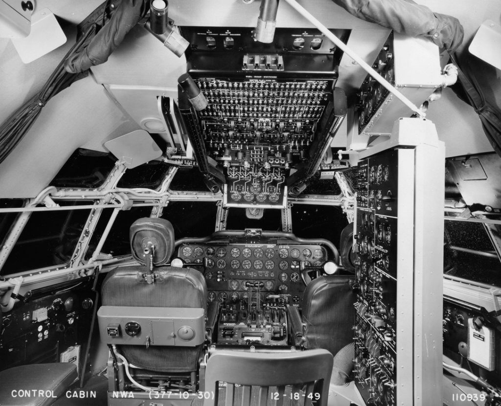 BOEING 377 STRATOCRUISER - Flight Manuals