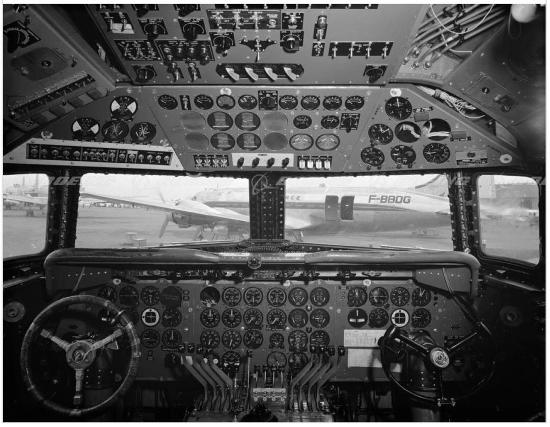 DC6-cockpit - Flight Manuals