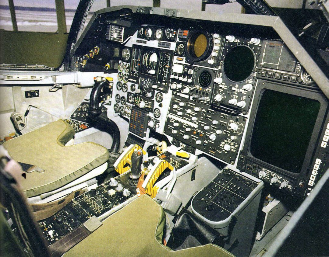 GENERAL DYNAMICS F-111 - Flight Manuals