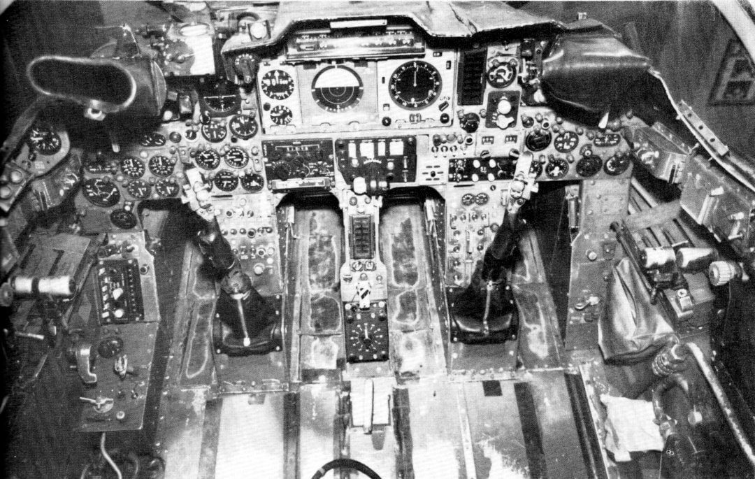 ENGLISH ELECTRIC LIGHTNING - Flight Manuals