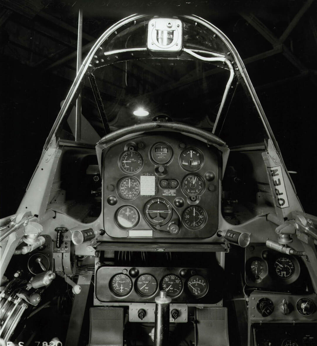 DOUGLAS SBD DAUNTLESS - Flight Manuals