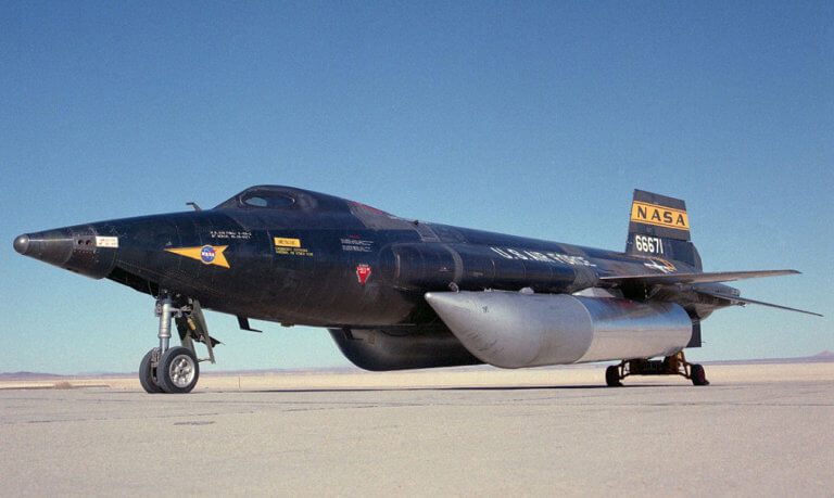 NORTH AMERICAN X-15 - Flight Manuals