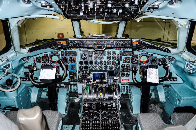 DOUGLAS DC-9 - Flight Manuals