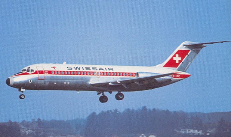 DOUGLAS DC-9 - Flight Manuals